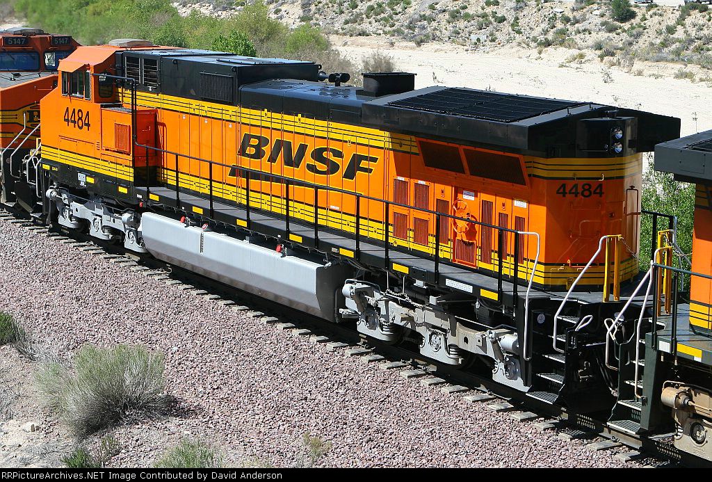 BNSF 4484